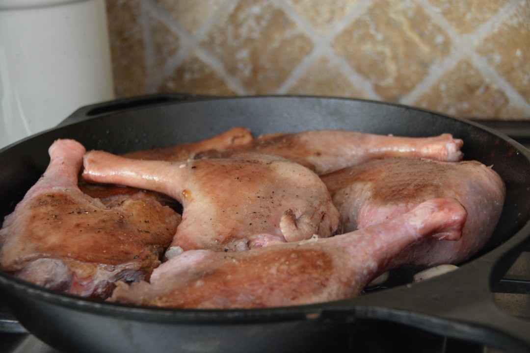 Duck Legs Braised in Red Wine and Dried Fruit - Entertablement