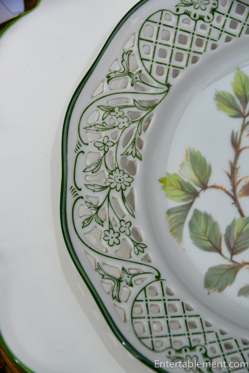 Schumann Fruit Plates — Celebrating Old-Fashioned Fruits - Entertablement