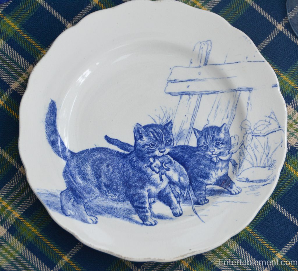 A January Cat Table and an Update on the Queen Anne - Entertablement